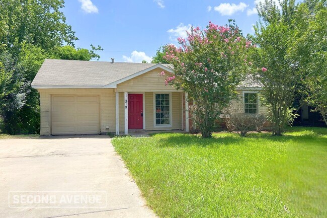 Cloverland Apartments for Rent with a Swimming Pool - Houston, TX ...