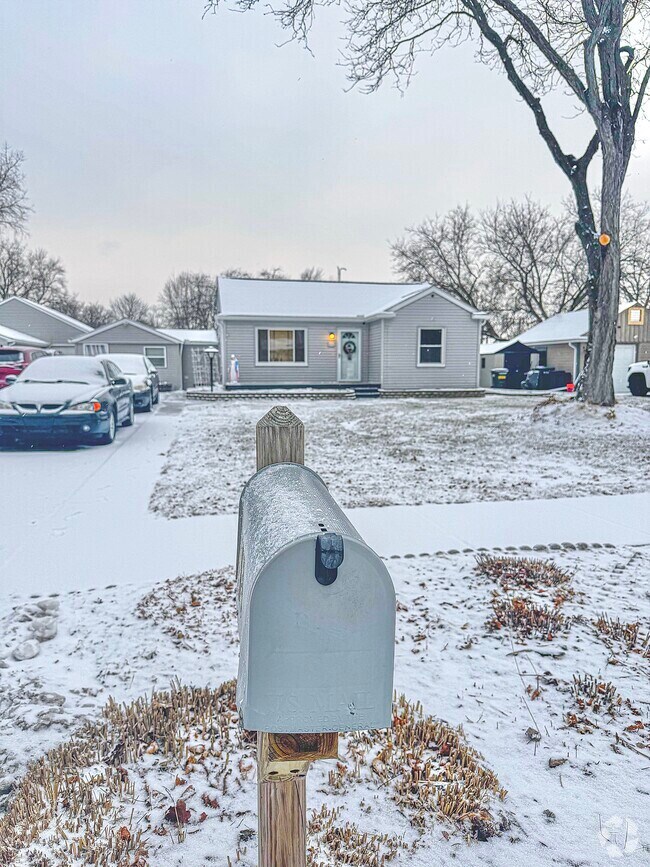 Cheap Eysters Mound Road Farms Houses for Rent - Sterling Heights, MI ...