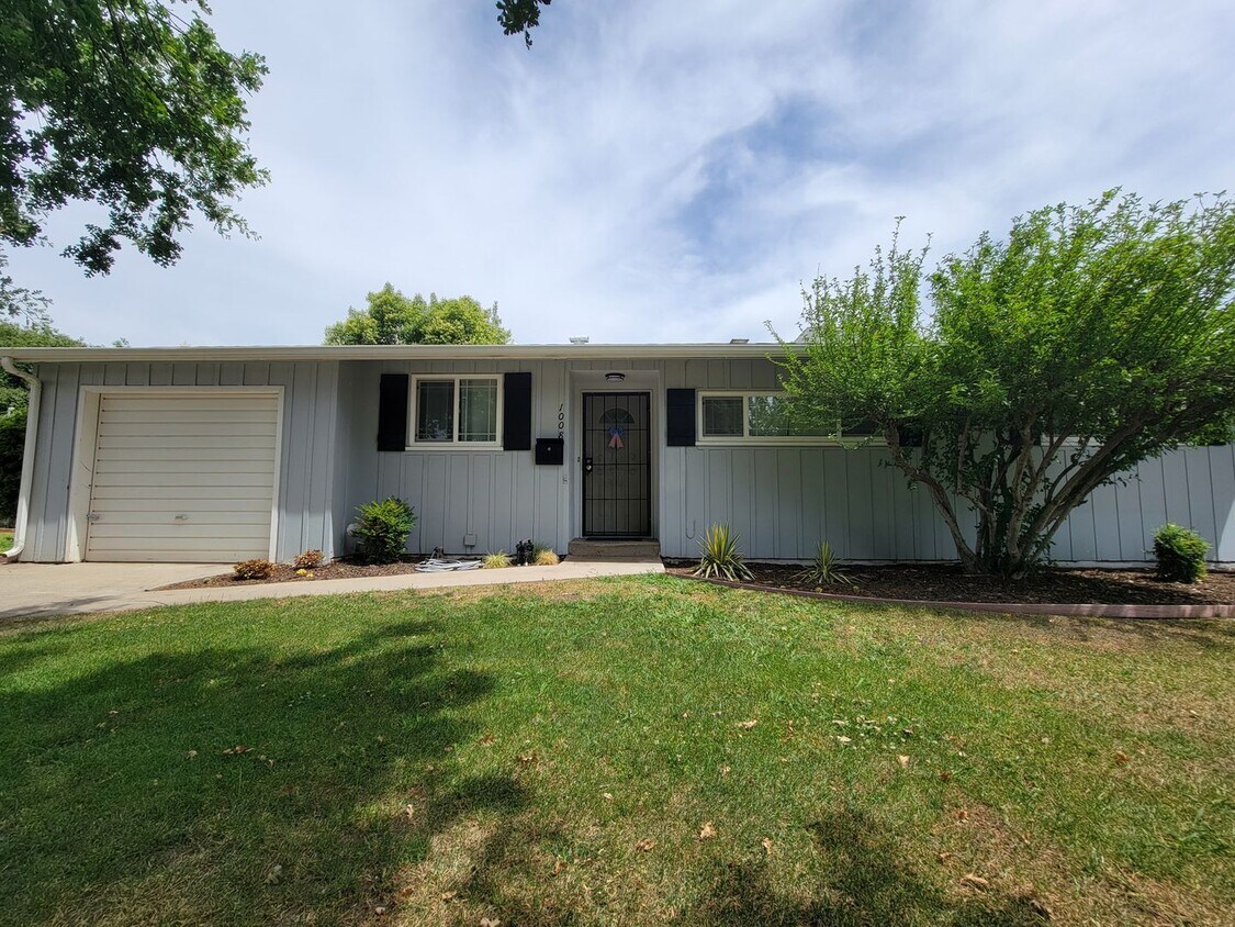 1008 E Kaweah Ave, Visalia, CA 93292 - House Rental in Visalia, CA | Apartments.com