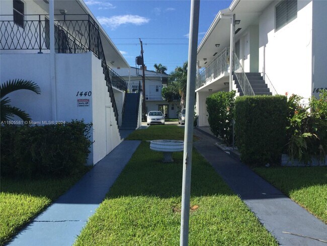 1440 NE 171 St Unit 4, North Miami Beach, FL 33162 - Room for Rent in North Miami Beach, FL ...