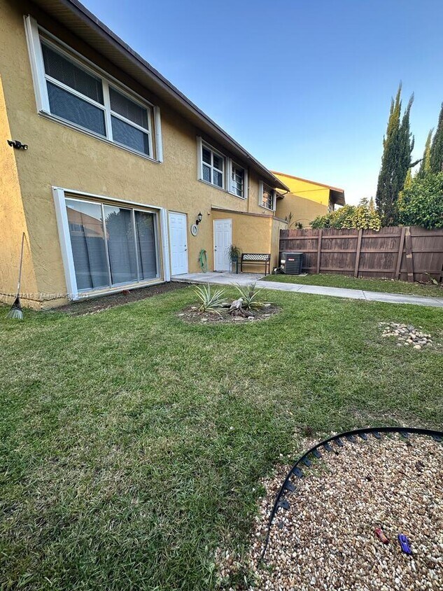 15420 SW 82nd Ln, Miami, FL 33193 - Townhome Rentals in Miami FL ...