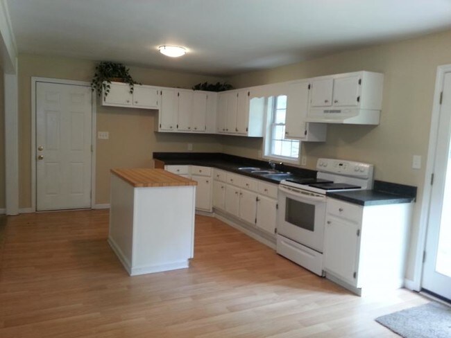 61 Pineridge Dr SE, Silver Creek, GA 30173 - House Rental in Silver ...