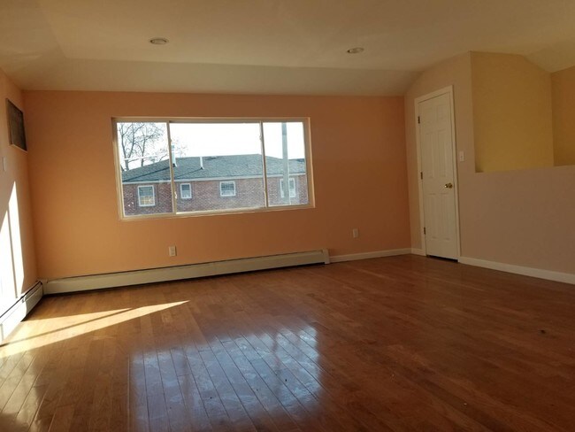 14588 180th St, Queens, NY 11434 - Townhome Rentals in Queens NY ...