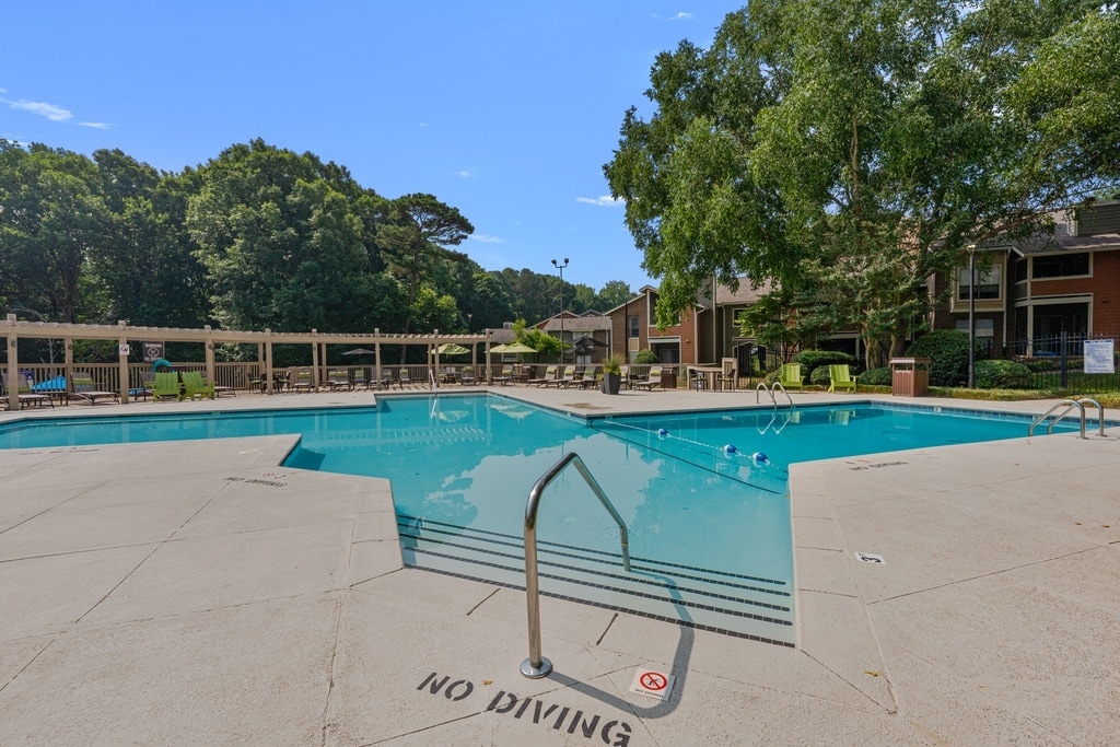 The Retreat at Lake Johnson Apartments - 3201 Walnut Creek Pky Raleigh ...