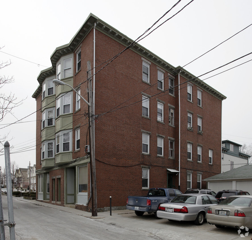 7 Lily St, Providence, RI 02909 - 7 Lily St Providence, RI 02909 ...