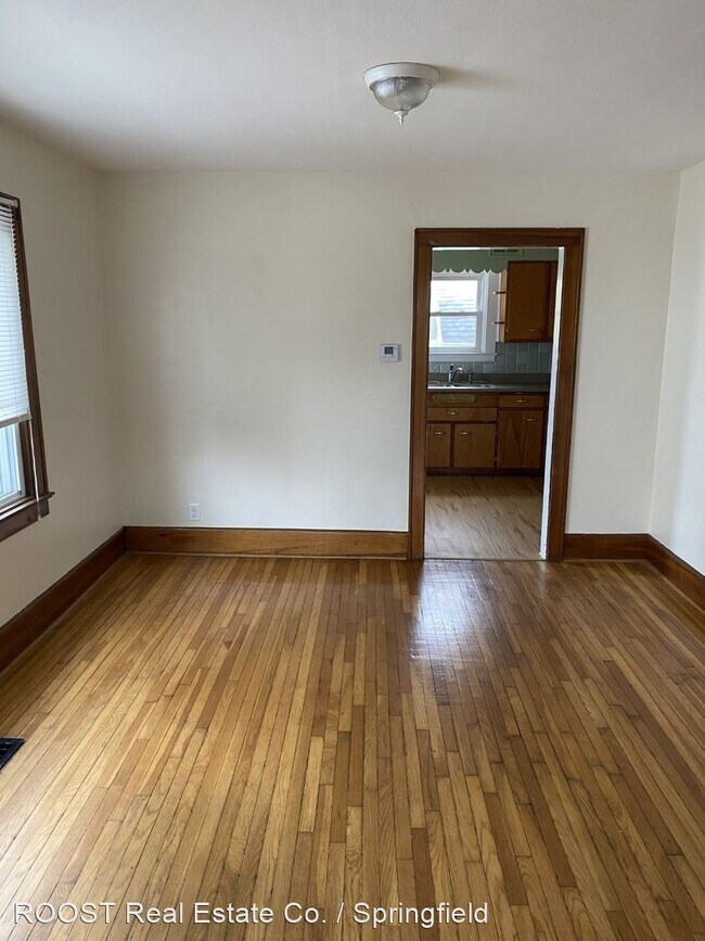 2022-2024 Broadway St, Springfield, OH 45504 - Room for Rent in ...