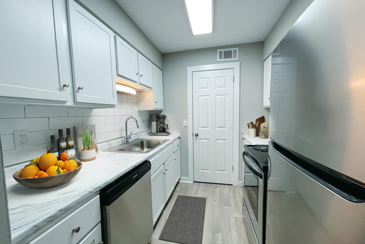 The Bluffs over Cumberland - 939 S Riverside Dr Clarksville, TN 37040 ...