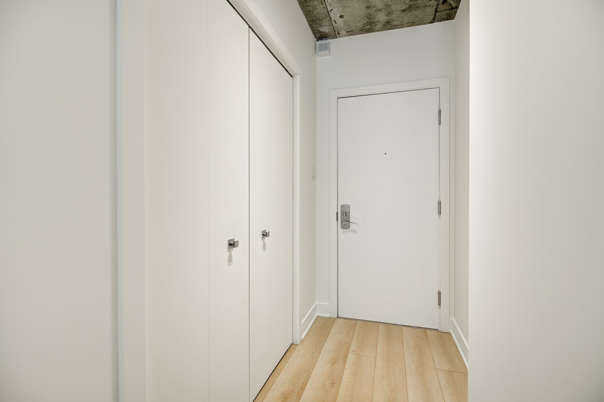 Shaughn Apartments Apartments - 1770 Rue Joseph-Manseau Montréal, QC ...