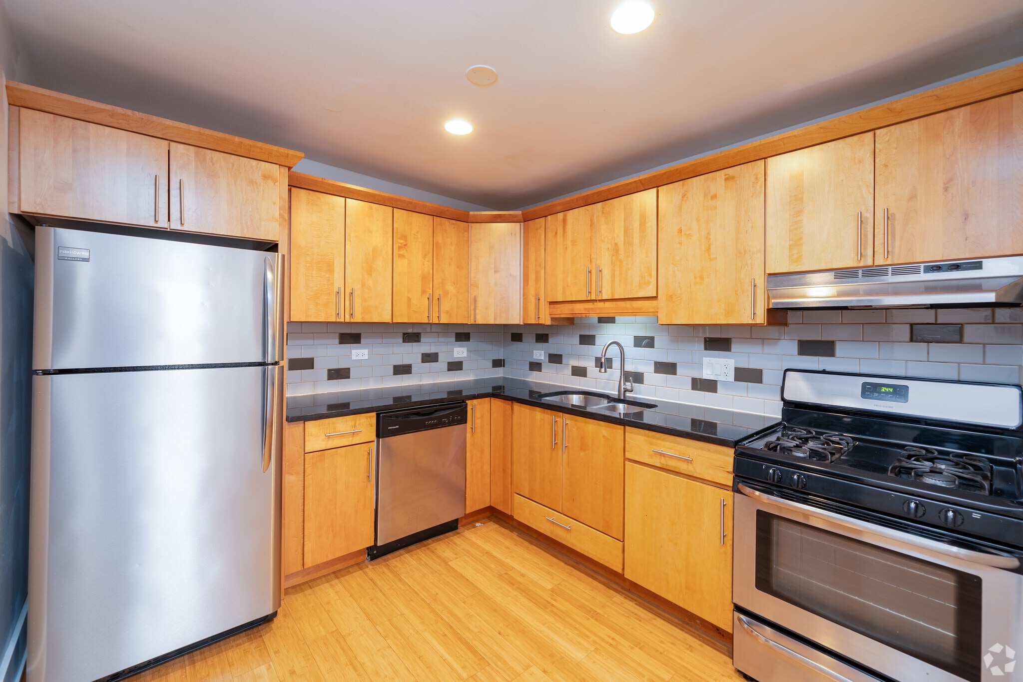 1047 W Madison St, Chicago, IL 60607 - 1047 W Madison St Chicago, IL ...