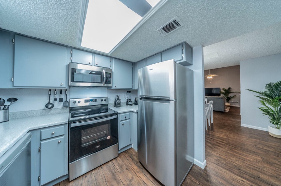 Cedar Garden Townhomes - 1277 Cedarland Plaza Dr Arlington, TX 76011 ...