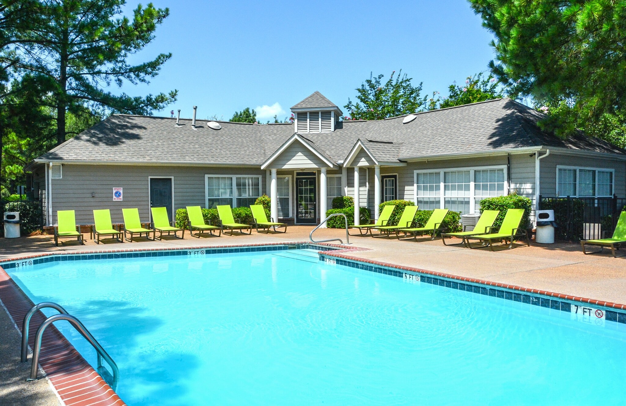 Southaven Pointe Apartments - 5186 Church Lake Dr Southaven, MS 38671 ...