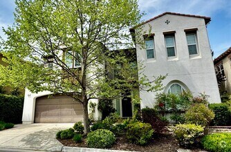 Creekside at Eagle Ridge Apartments for Rent with a Swimming Pool ...