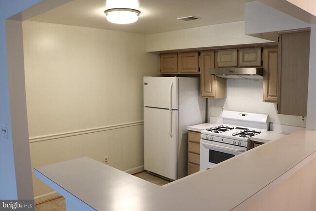 12241 Fairfield House Dr Unit 304B, Fairfax, VA 22033 - Room for Rent ...