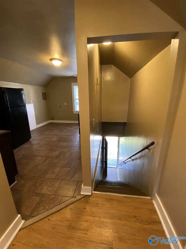 208 3rd Ave SW Unit 2, Decatur, AL 35601 - Room for Rent in Decatur, AL ...