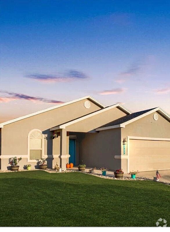 New Spring Hollow Apartments for Rent with Washer & Dryer - Carlsbad ...