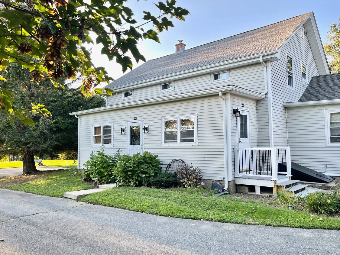 1837 W Main Rd Unit 2, Middletown, RI 02842 - 1837 W Main Rd Middletown ...