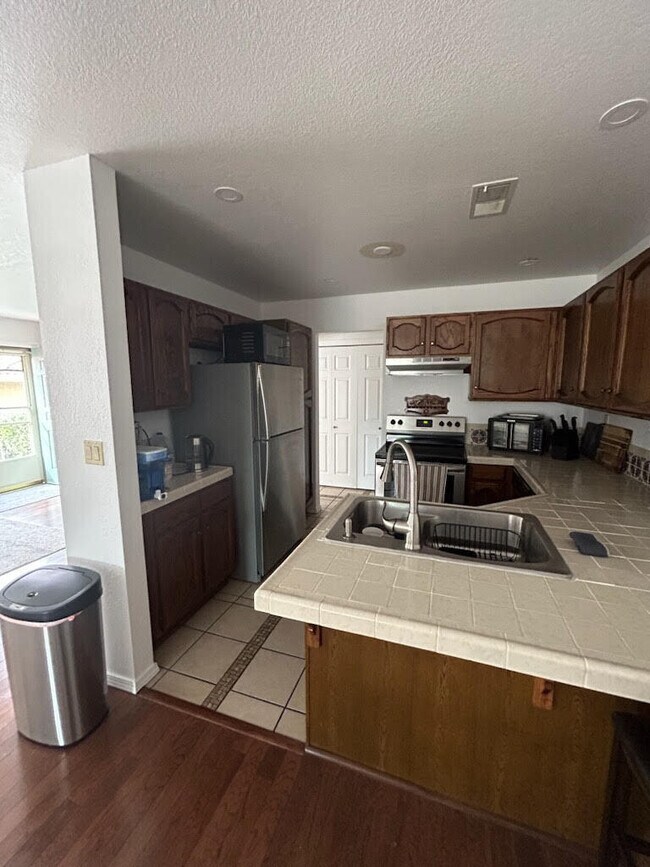 10244 Casador Del Oso NE, Albuquerque, NM 87111 - House Rental in ...