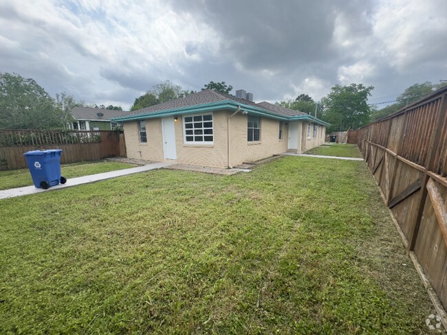 Lower Ninth Ward Houses for Rent with High Ceilings - New Orleans, LA