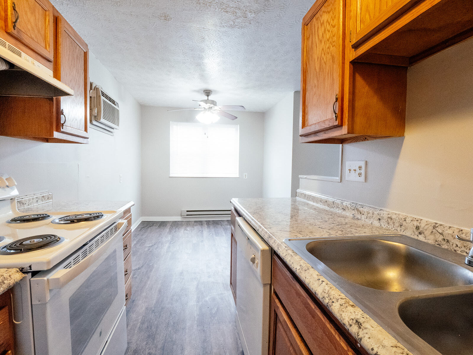 3858 Washington Ave Unit 13, Cincinnati, OH 45229 - Room for Rent in ...