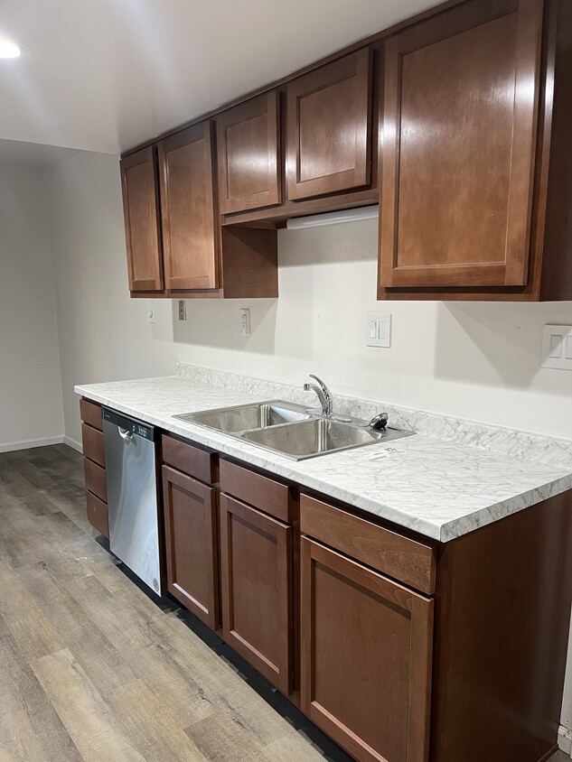 Colonial Crest Apartments - 405 S Morrison Rd Muncie, IN 47304 ...