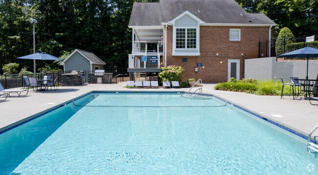 Amberwood at Lochmere - Apartments in Cary, NC | Apartments.com