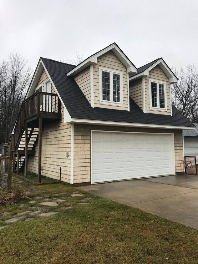 1825 S Channel Dr Unit South Channel View, Harsens Island, MI 48028 ...