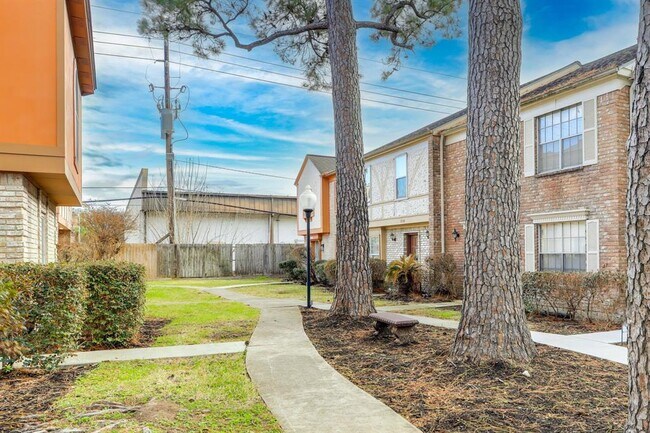 17114 Beaver Springs Dr Unit 8, Houston, TX 77090 - Condo for Rent in ...