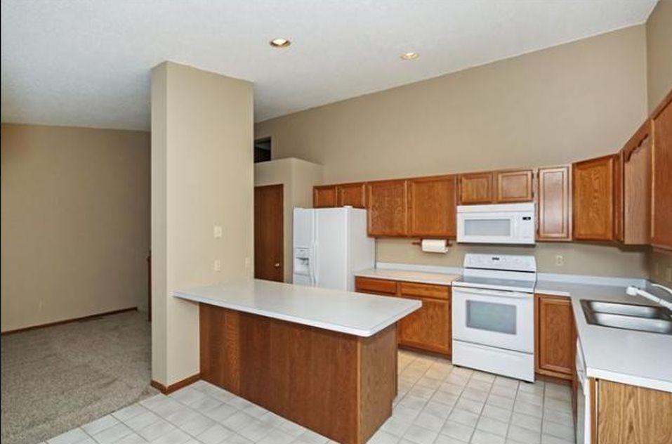 13607 5th Ave N, Minneapolis, MN 55441 - Townhome Rentals in ...