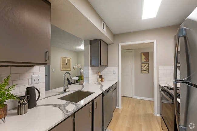 Taylor Crossing Apartments for Rent with Hardwood Floors - Norcross, GA ...