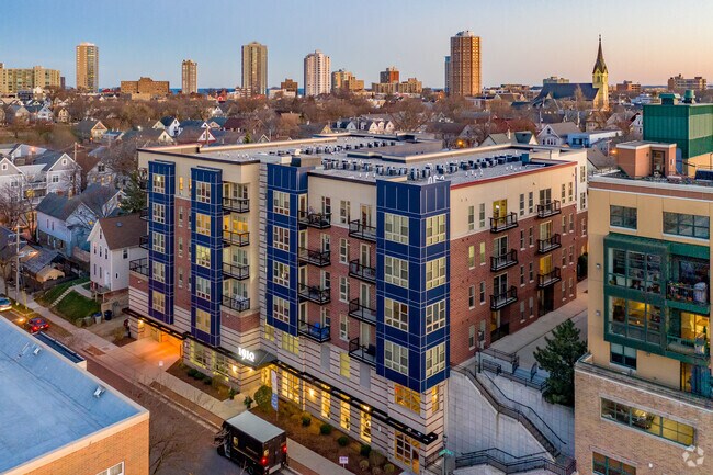 1910 on Water Apartments - Milwaukee, WI | Apartments.com
