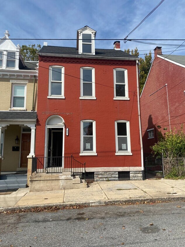445 St Joseph St, Lancaster, PA 17603 - House Rental in Lancaster, PA ...