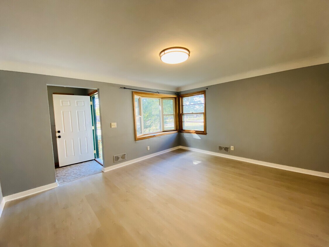 4533 University Ave Ne, Columbia Heights, MN 55421 - Townhome Rentals ...