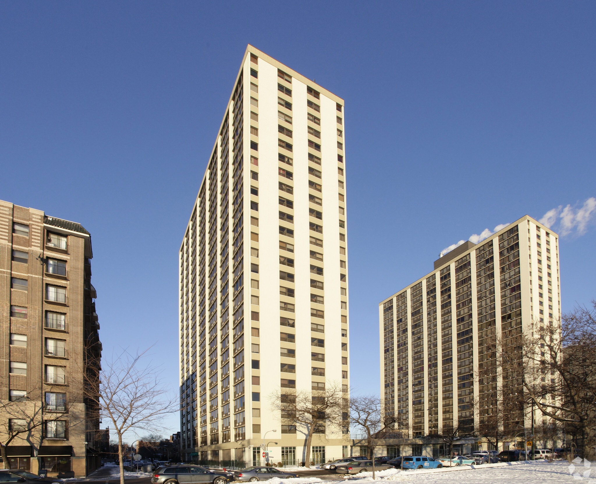 Lake View Towers - 4550 N Clarendon Ave Chicago, IL 60640 | Apartments.com
