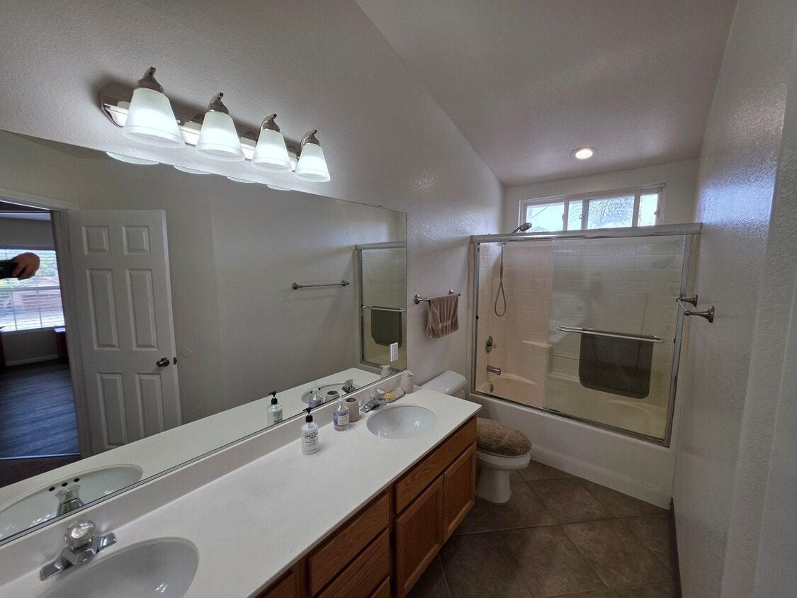 2432 Papyrus Ct Unit Room 2, Oceanside, CA 92054 - Room for Rent in ...