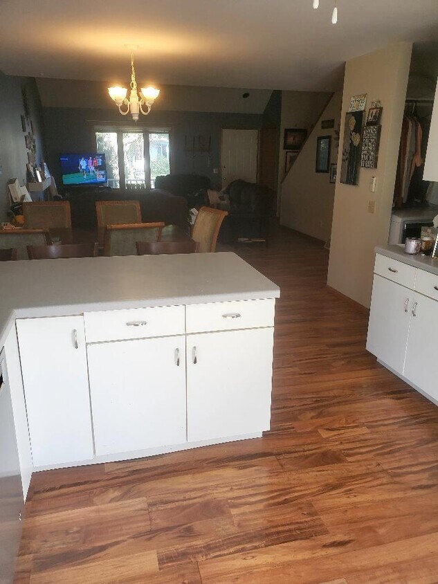 8301 Blackwolf Dr, Madison, WI 53717 - House Rental in Madison, WI ...