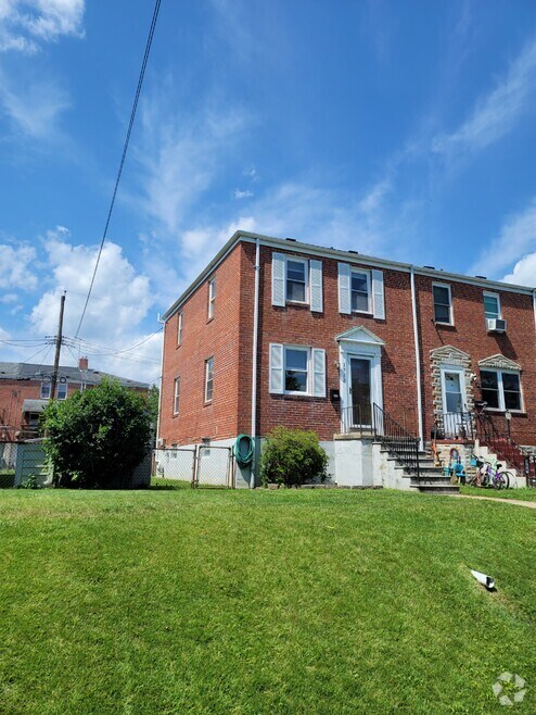 Towson Circle Apartments for Rent with a Yard - Towson, MD - Updated ...