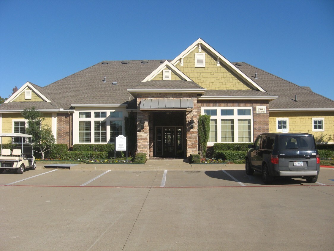 1501 E Whaley St Longview, TX 75601 - Alquileres en Longview, TX ...