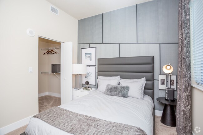 Miro Brickell - Alquileres en Miami, FL | Apartamentos.com