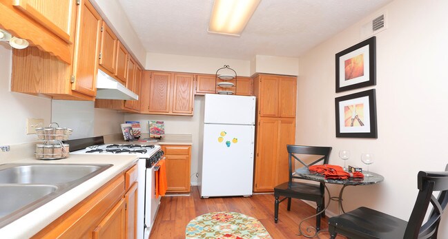 The Columns at Lake Ridge Apartments - Dunwoody, GA | Apartments.com