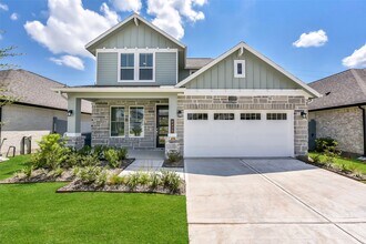 Fulbrook Apartments for Rent with a Swimming Pool - Fulshear, TX ...