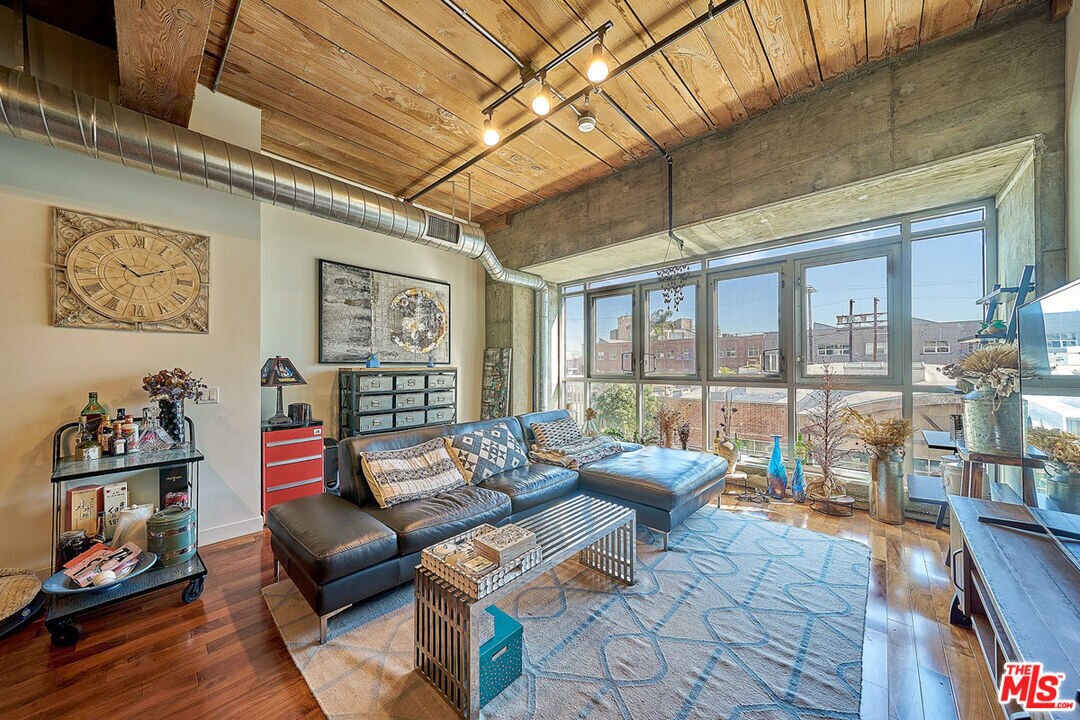 530 S Hewitt St Unit 326, Los Angeles, CA 90013 - Condo for Rent in Los ...