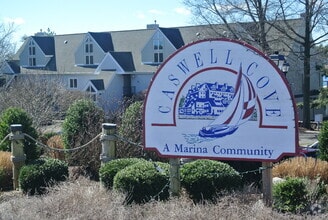 Caswell Cove Apartments for Rent with a Swimming Pool - Milford, CT - 3 ...