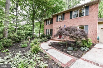 Country Club View Apartments for Rent with Hardwood Floors - Fairfax ...