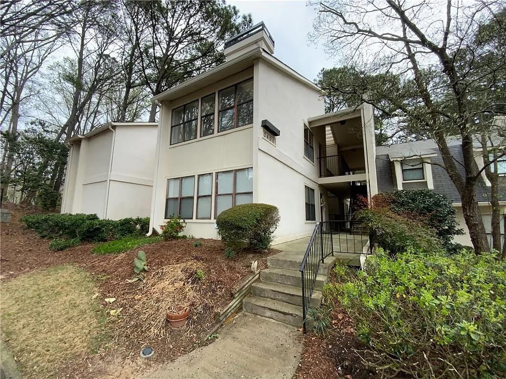 2404 Huntingdon Chase, Atlanta, GA 30350 | Apartments.com