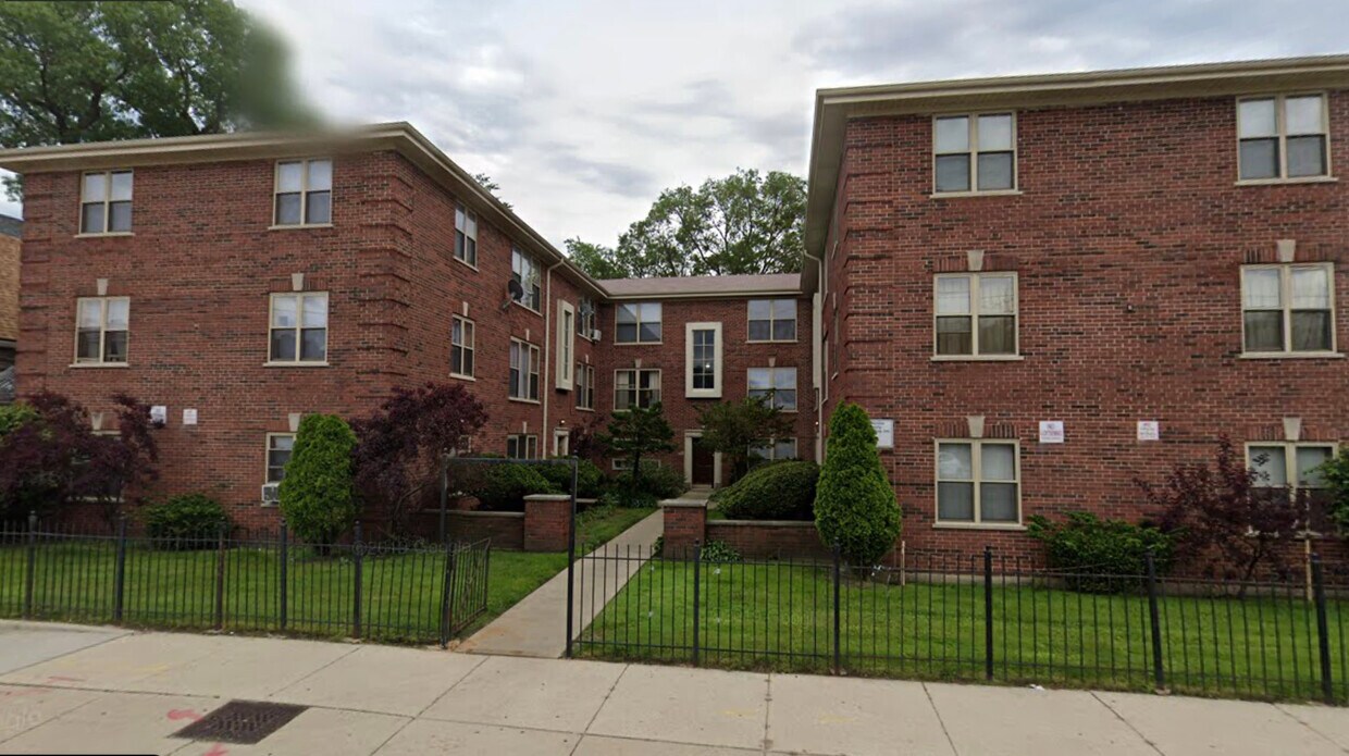 3033 E 79th St, Chicago, IL 60649 - Apartments in Chicago, IL ...