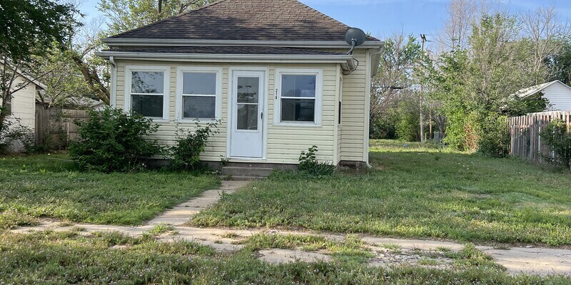219 E Campbell St, Hutchinson, KS 67501 - House Rental in Hutchinson ...