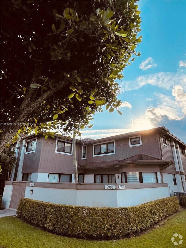 Doral Lakes Apartments for Rent with a Garage - Doral, FL - 25 Rentals ...