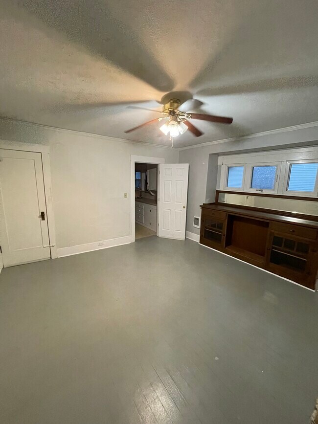 819 E Main St Unit 2, Hillsboro, OR 97123 - Apartments in Hillsboro, OR ...