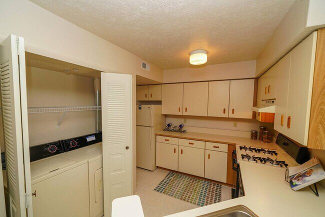 Green Ridge Apartments - Grand Rapids, MI | Apartments.com