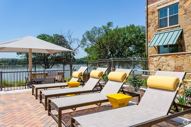 Lakeside Lofts - Apartments in Farmers Branch, TX | Apartments.com